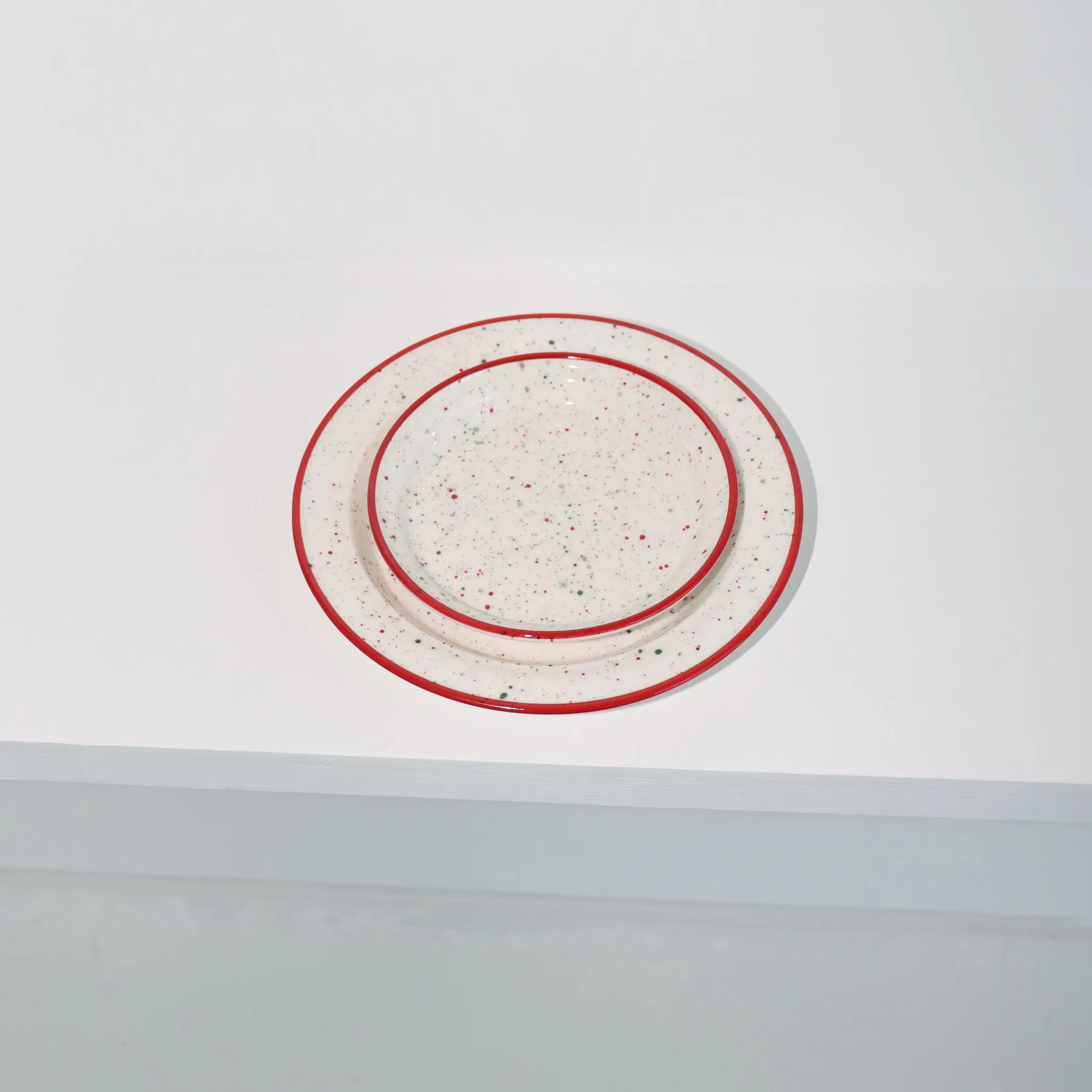 line plate(red) - 감도 깊은 취향 셀렉트샵 29CM
