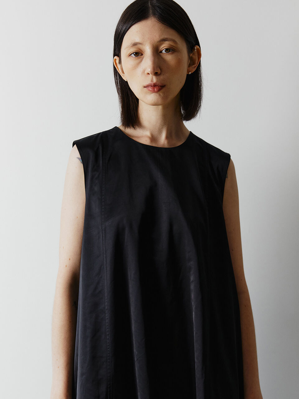 holiday sleeveless satin dress_black - 감도 깊은 취향 셀렉트샵 29CM