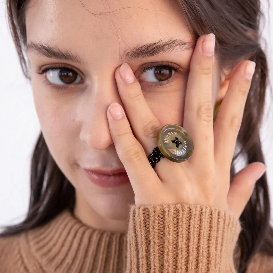 Merry,Motive signature button with knit ring (Khaki) - 감도 깊은 취향 셀렉트샵 29CM