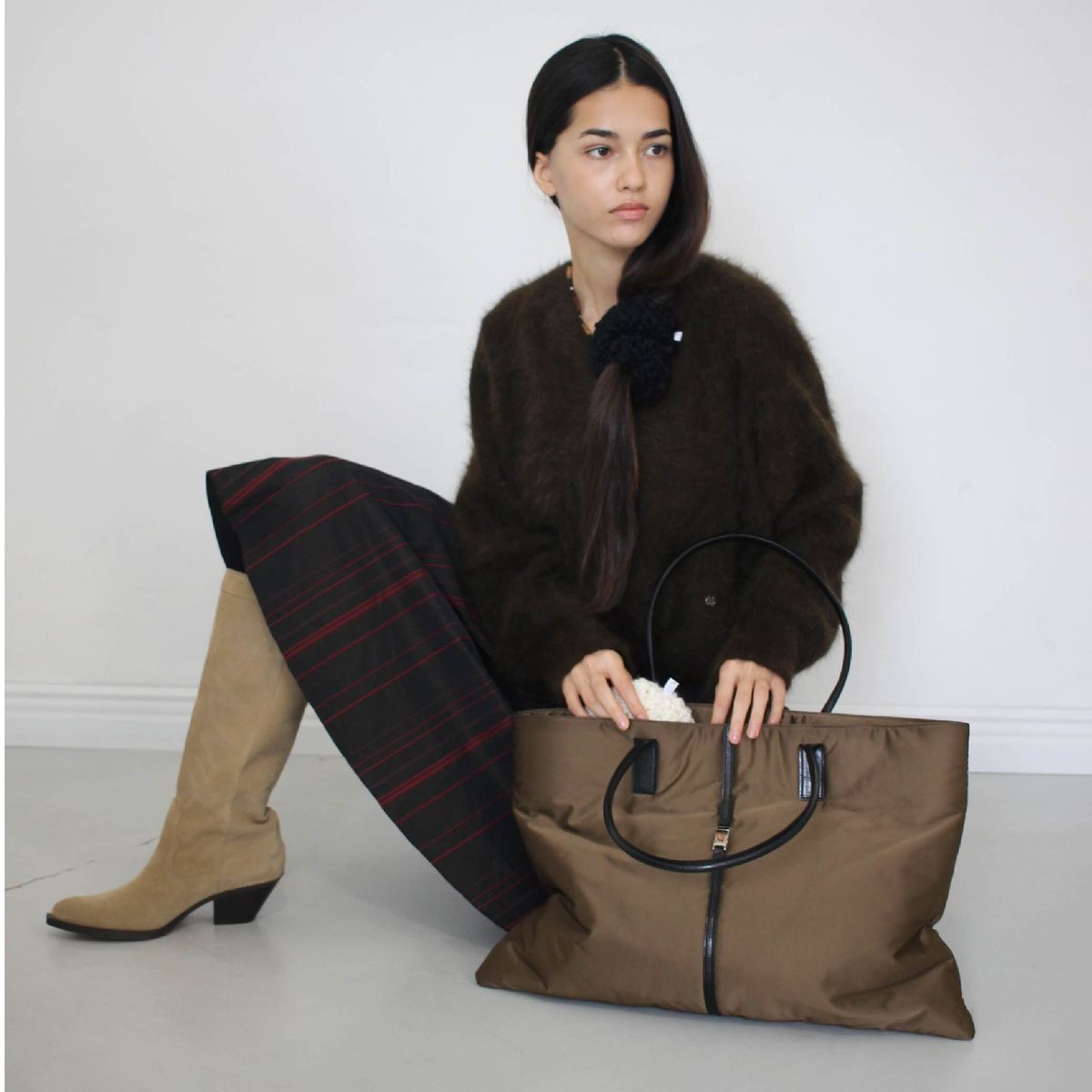 Padding Pillow Bag Brown - 감도 깊은 취향 셀렉트샵 29CM