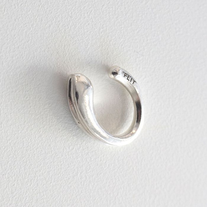 LEAF BOLD EAR CUFF - 감도 깊은 취향 셀렉트샵 29CM