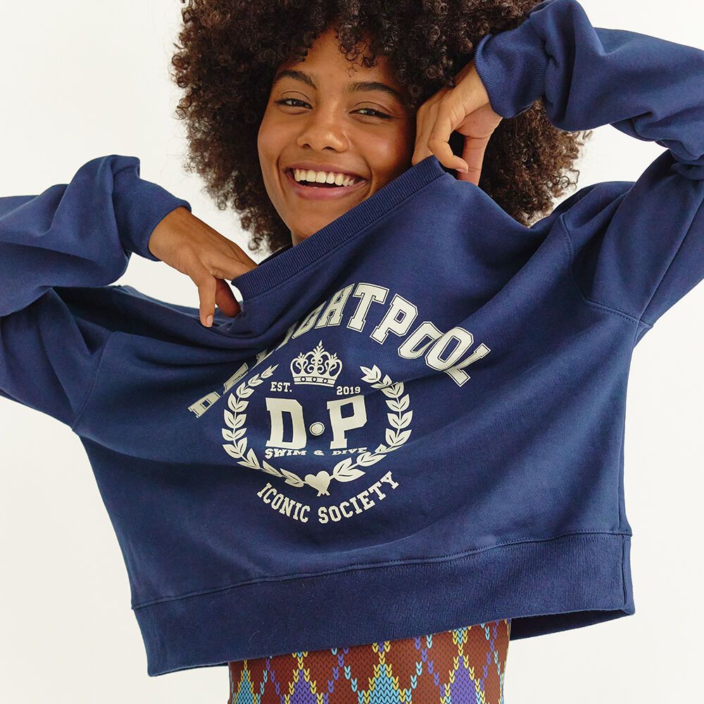 Iconic Society Cropped Sweatshirt - Royal Navy - 감도 깊은 취향 셀렉트샵 29CM