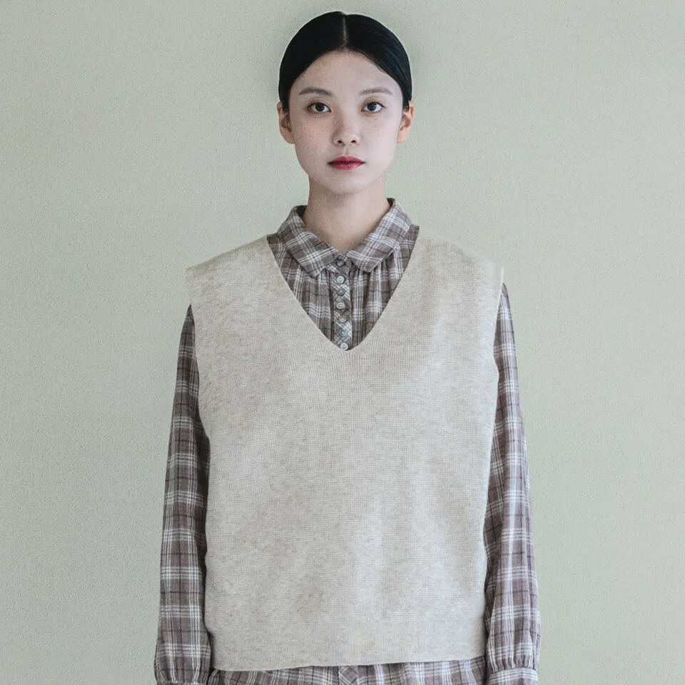 Knit V-Neck Beige Vest - 감도 깊은 취향 셀렉트샵 29CM