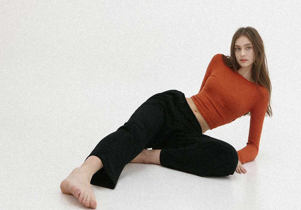 여성 요가복 DEVI-T0041-펌킨 필라테스 커브 랩 크롭티 - 감도 깊은 취향 셀렉트샵 29CM