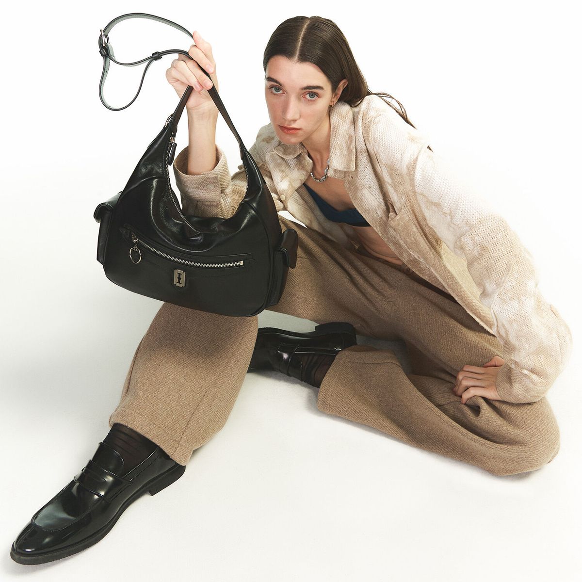 Toque Cabin Crew Hobo M (토크 캐빈 크루 호보 미듐) Black - 감도 깊은 취향 셀렉트샵 29CM