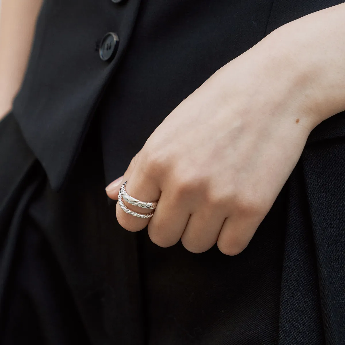 Swirling Double Line Ring - 감도 깊은 취향 셀렉트샵 29CM