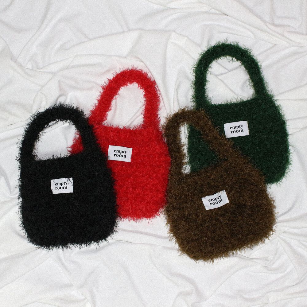 fluffy mini bag (black) - 감도 깊은 취향 셀렉트샵 29CM