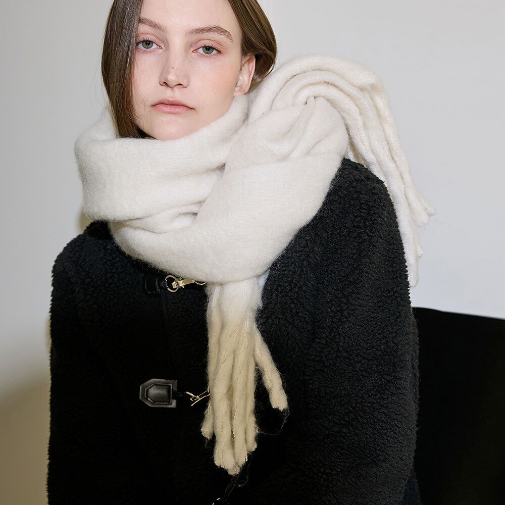 Wide Long Muffler [Ivory] - 감도 깊은 취향 셀렉트샵 29CM
