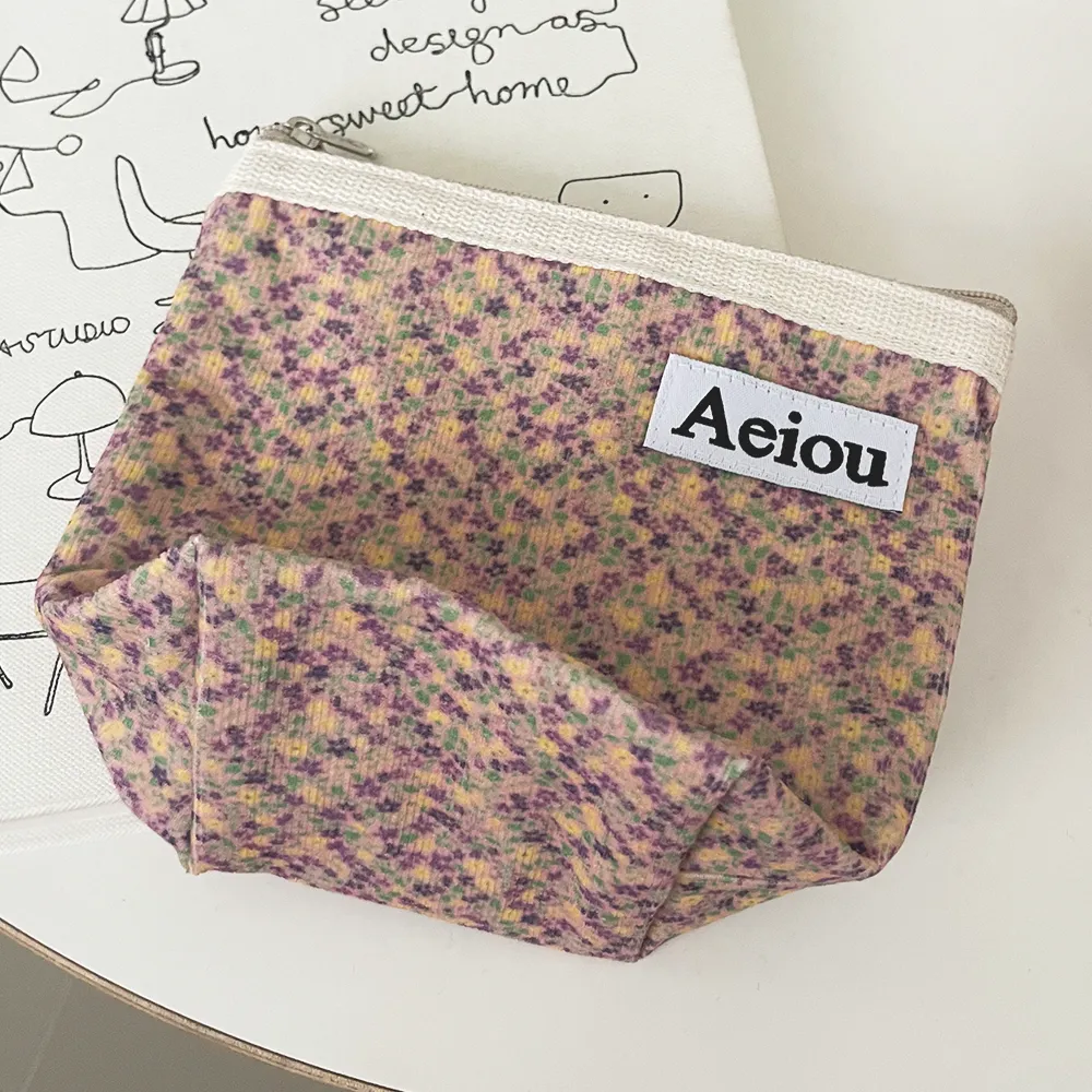 Aeiou Basic Pouch (M size) Grandma Flower Corduroy Purple - 감도 깊은 취향 셀렉트샵 29CM