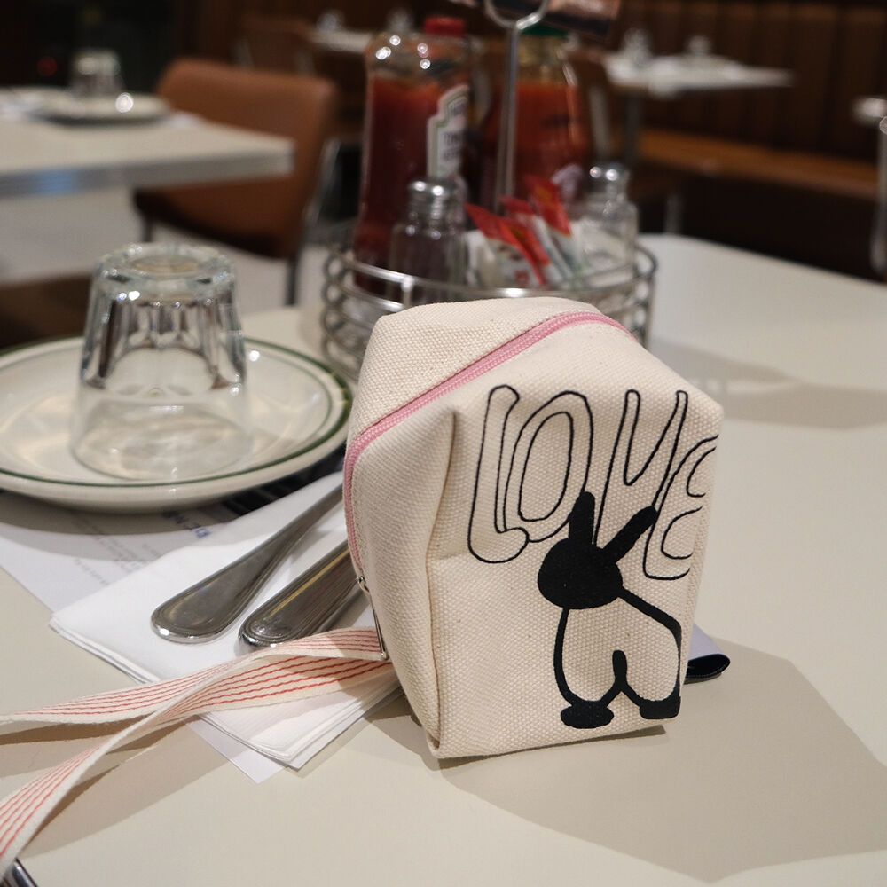 Love Rabbit Pouch Red - 감도 깊은 취향 셀렉트샵 29CM