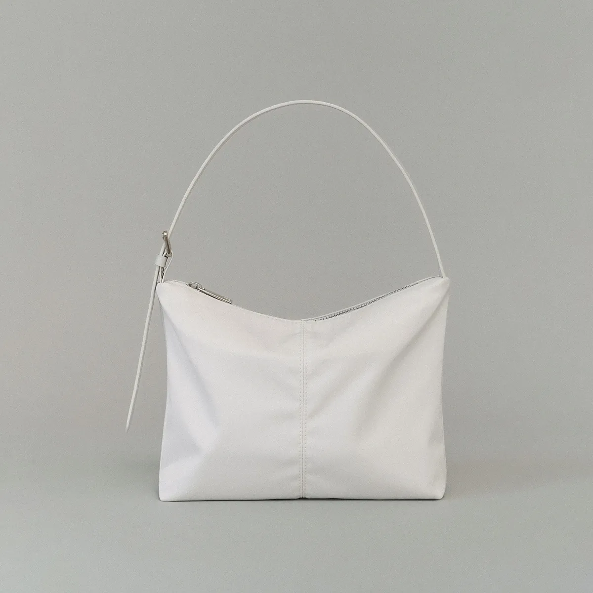Nylon shoulder bag (White) - 감도 깊은 취향 셀렉트샵 29CM