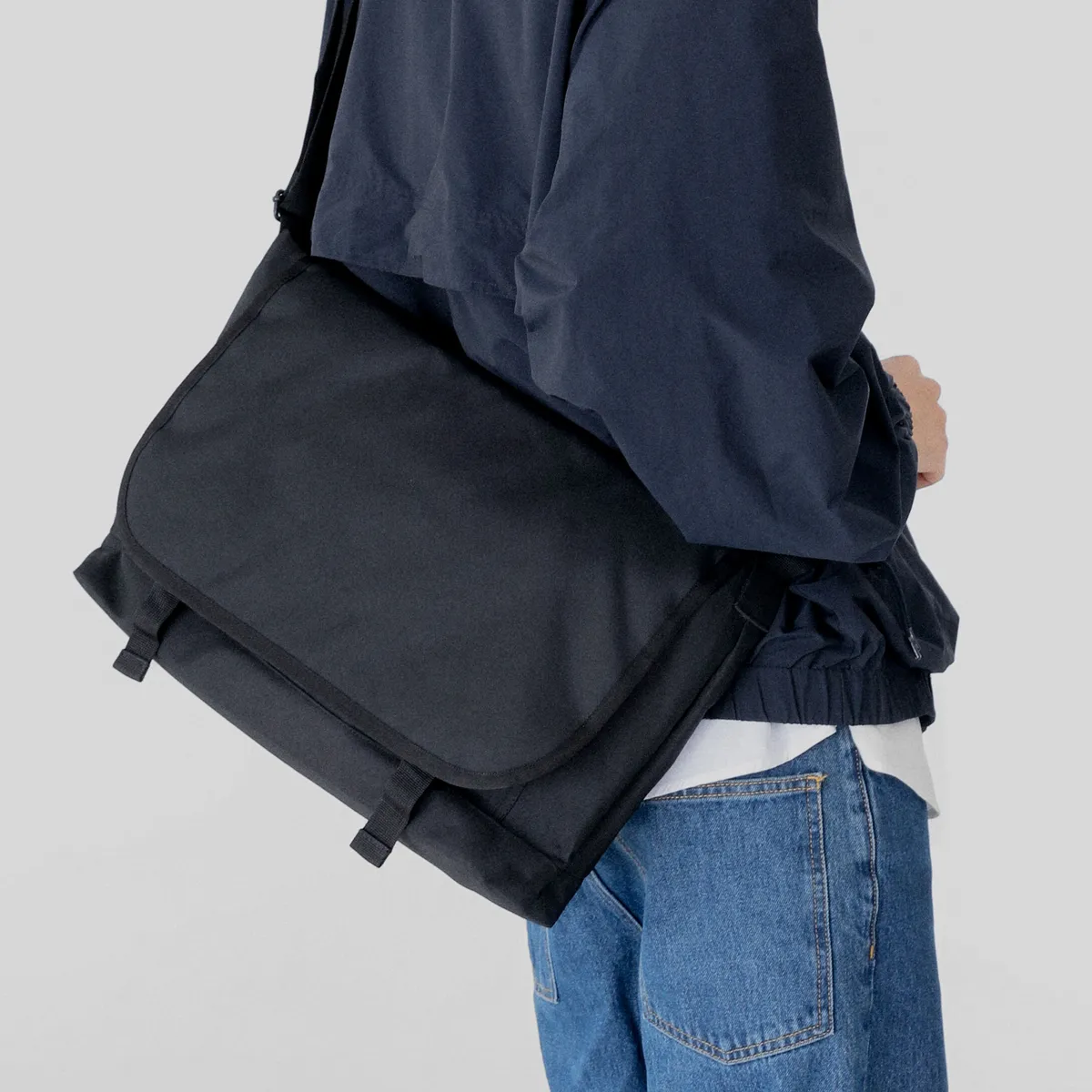 LARGE MESSENGER PORTAL BAG - 감도 깊은 취향 셀렉트샵 29CM