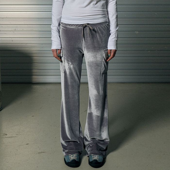 SHINING VELVET CARGO SLIM BOOTSCUT PANTS [LIGHT GREY] - 감도 깊은 취향 셀렉트샵 29CM