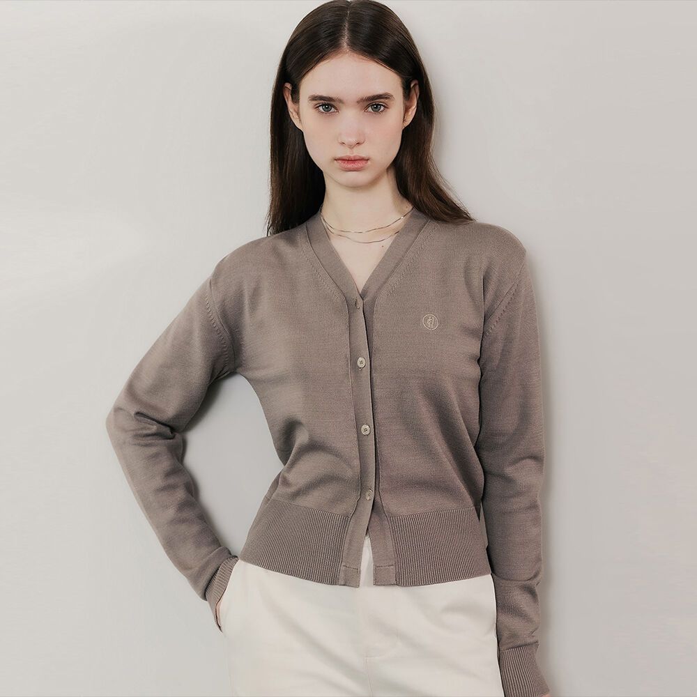 V NECK SYMBOL CARDIGAN_BEIGE GREY - 감도 깊은 취향 셀렉트샵 29CM