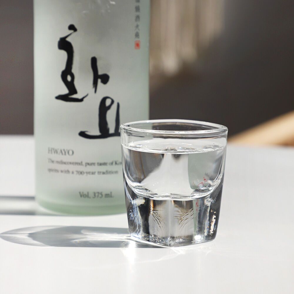 헤더 스퀘어 굽 소주잔 55ml 1p - 감도 깊은 취향 셀렉트샵 29CM