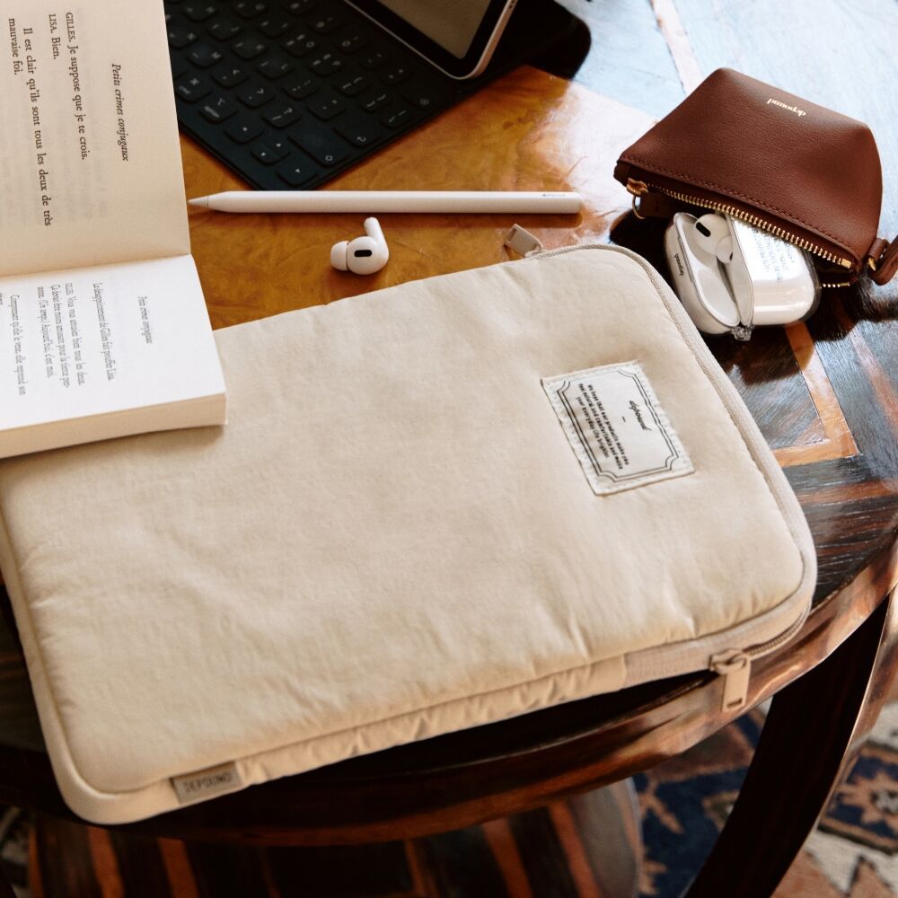daily tablet pouch - 감도 깊은 취향 셀렉트샵 29CM