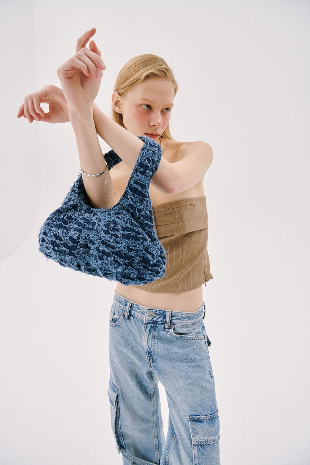 Rustling hand bag [Denim hairy] - 감도 깊은 취향 셀렉트샵 29CM