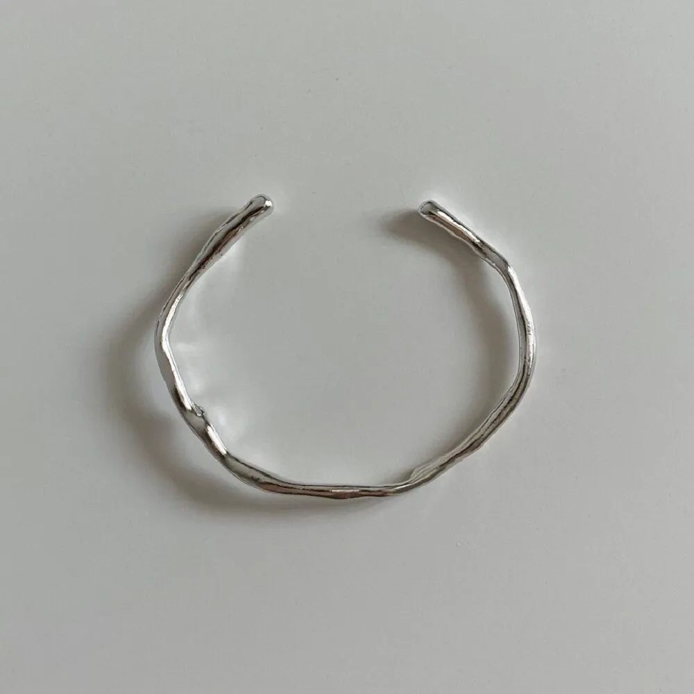 Flowing bangle - 감도 깊은 취향 셀렉트샵 29CM