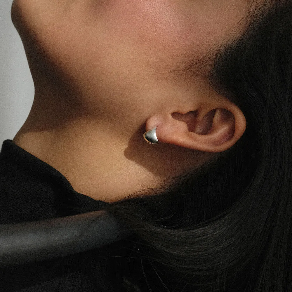 Triangle Earring (silver925) - 감도 깊은 취향 셀렉트샵 29CM