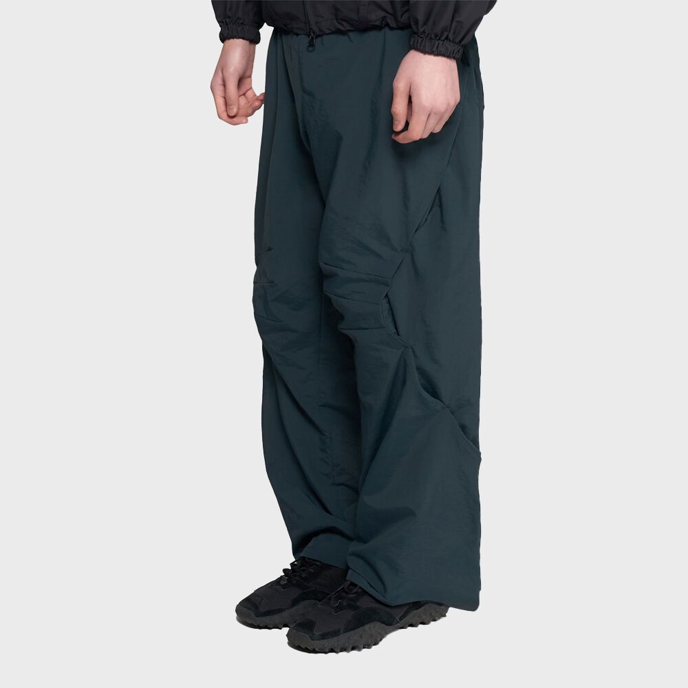 CURVED FRONT FLAP PANTS STONE NAVY - 감도 깊은 취향 셀렉트샵 29CM