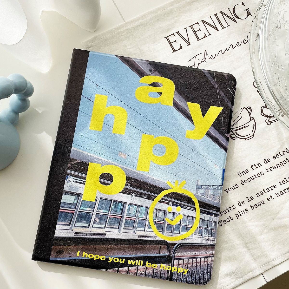 BFMA 아이패드 케이스 (pro,mini,air,7-9세대) - HAPPY SMILE - 감도 깊은 취향 셀렉트샵 29CM