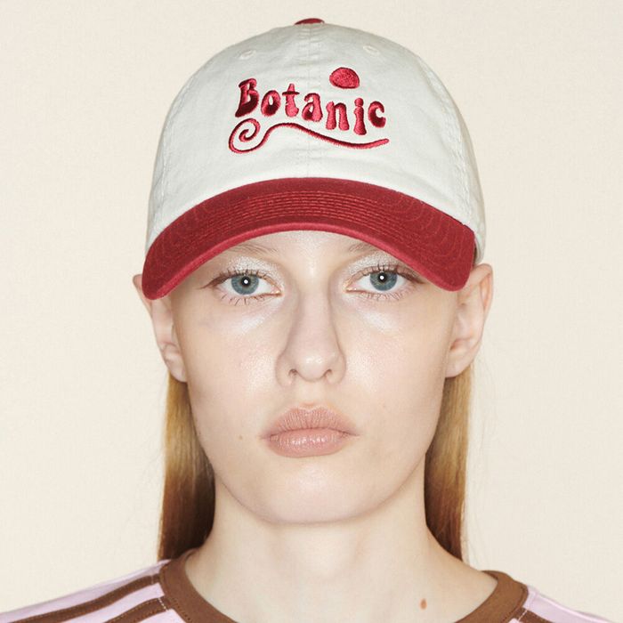 Botanic Cap Ivory Red - 감도 깊은 취향 셀렉트샵 29CM