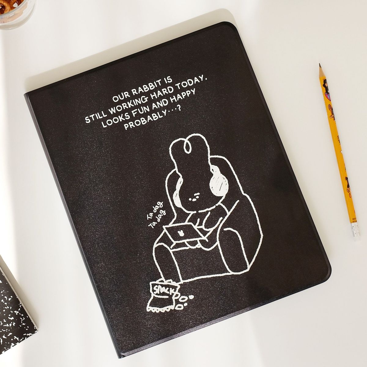 BFMA 아이패드 케이스 (pro,mini,air,7-9세대) - rabbit doodle BLACK - 감도 깊은 취향 셀렉트샵 29CM