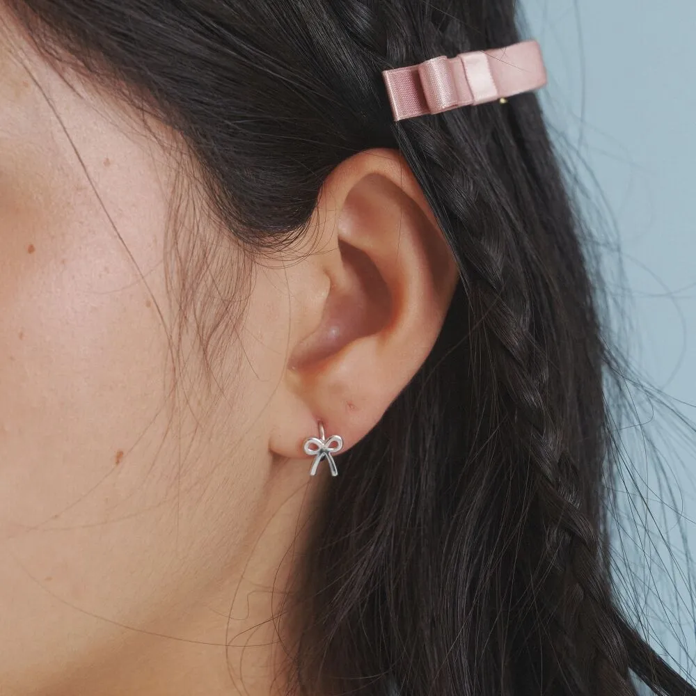 Tini Flat Ribbon Earrings - 감도 깊은 취향 셀렉트샵 29CM