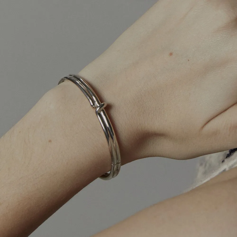 SWIRLY BANGLE SILVER - 감도 깊은 취향 셀렉트샵 29CM