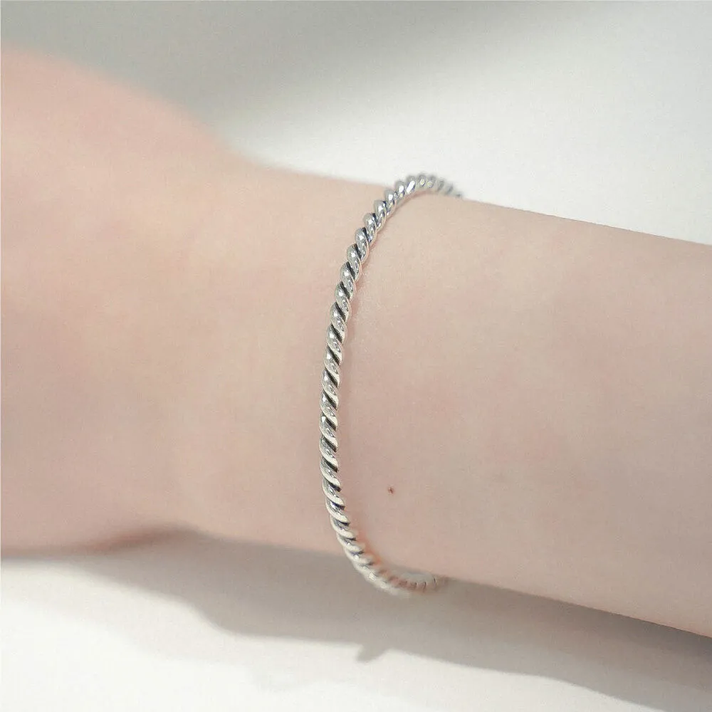 [BTㅁ JungKㅁㅁㅁ 착용] HR 08B_Silver Twist Bangle Bracelet (Silver 925) - 감도 깊은 취향 셀렉트샵 29CM