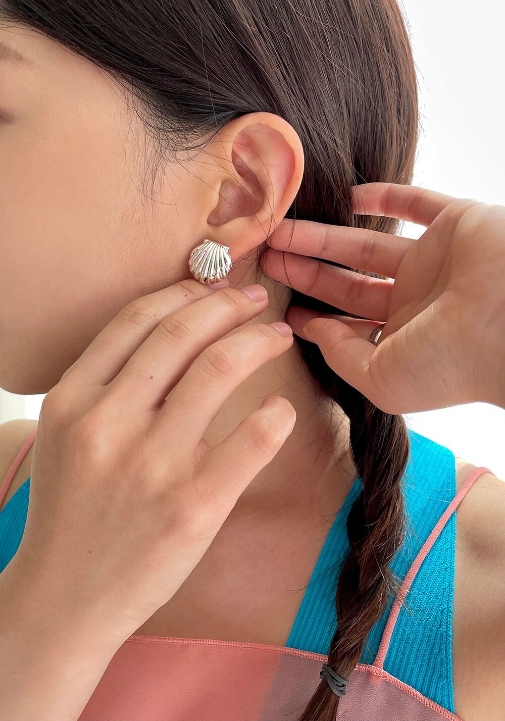 [silver925] shell earring (2color) - 감도 깊은 취향 셀렉트샵 29CM