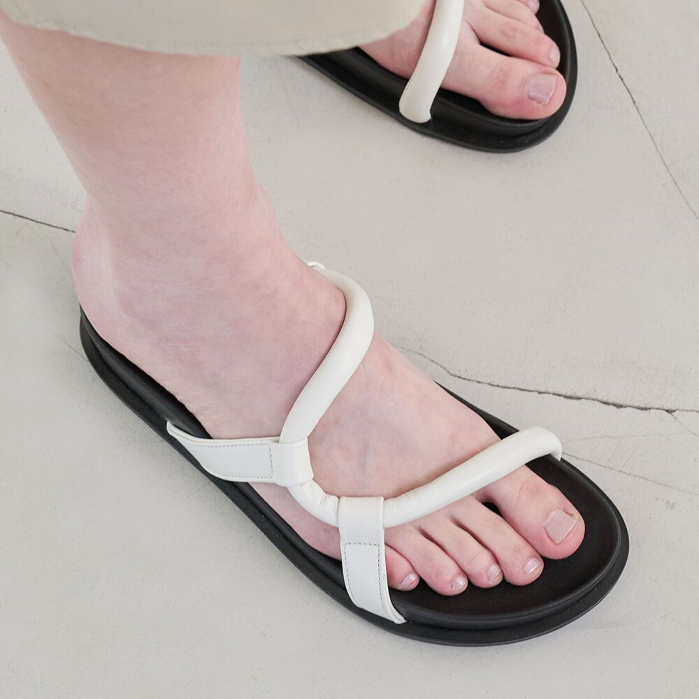 [blanc sur blanc] Milo Slides Leather Ivory - 감도 깊은 취향 셀렉트샵 29CM