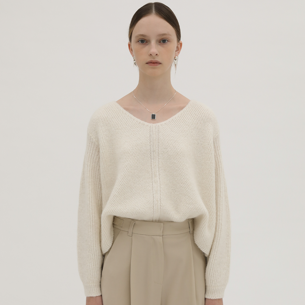 alpaca hachi v-neck knit (ivory) - 감도 깊은 취향 셀렉트샵 29CM