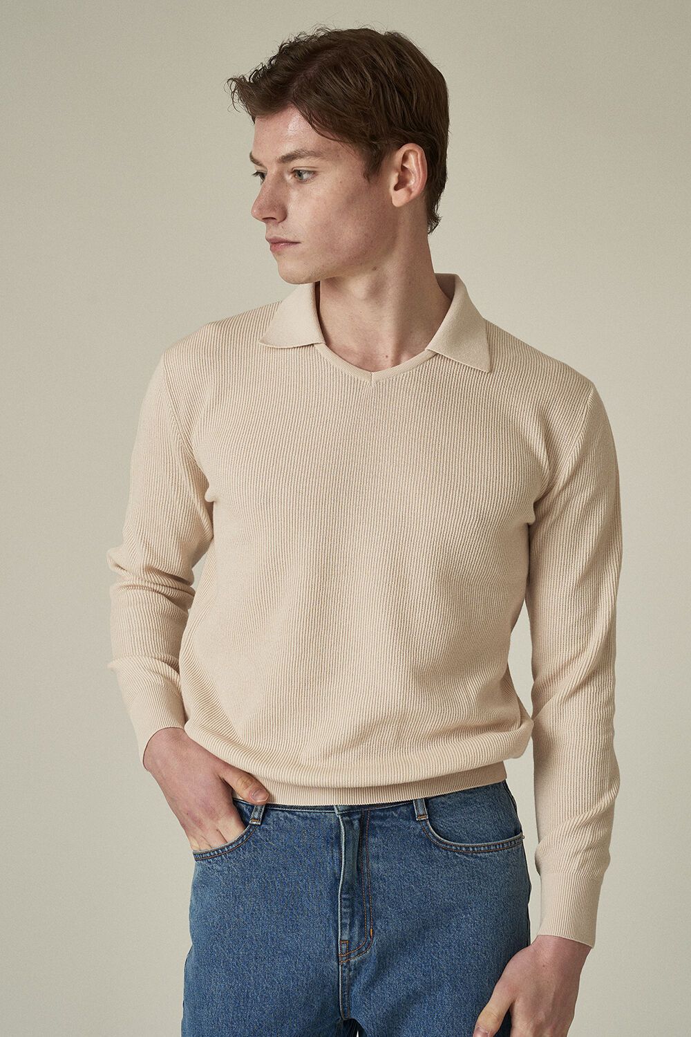Light Cotton V-collar Sweater_Beige - 감도 깊은 취향 셀렉트샵 29CM