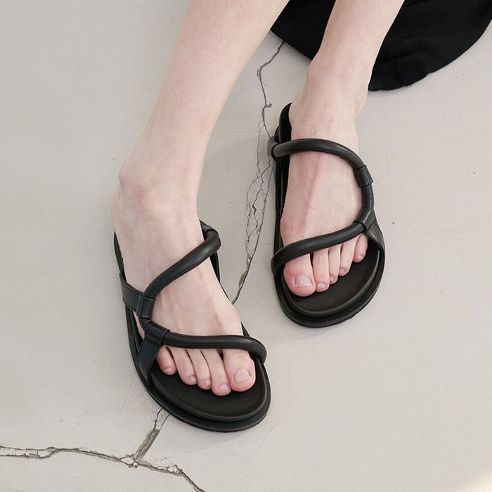 [blanc sur blanc] Milo Slides Leather Black - 감도 깊은 취향 셀렉트샵 29CM