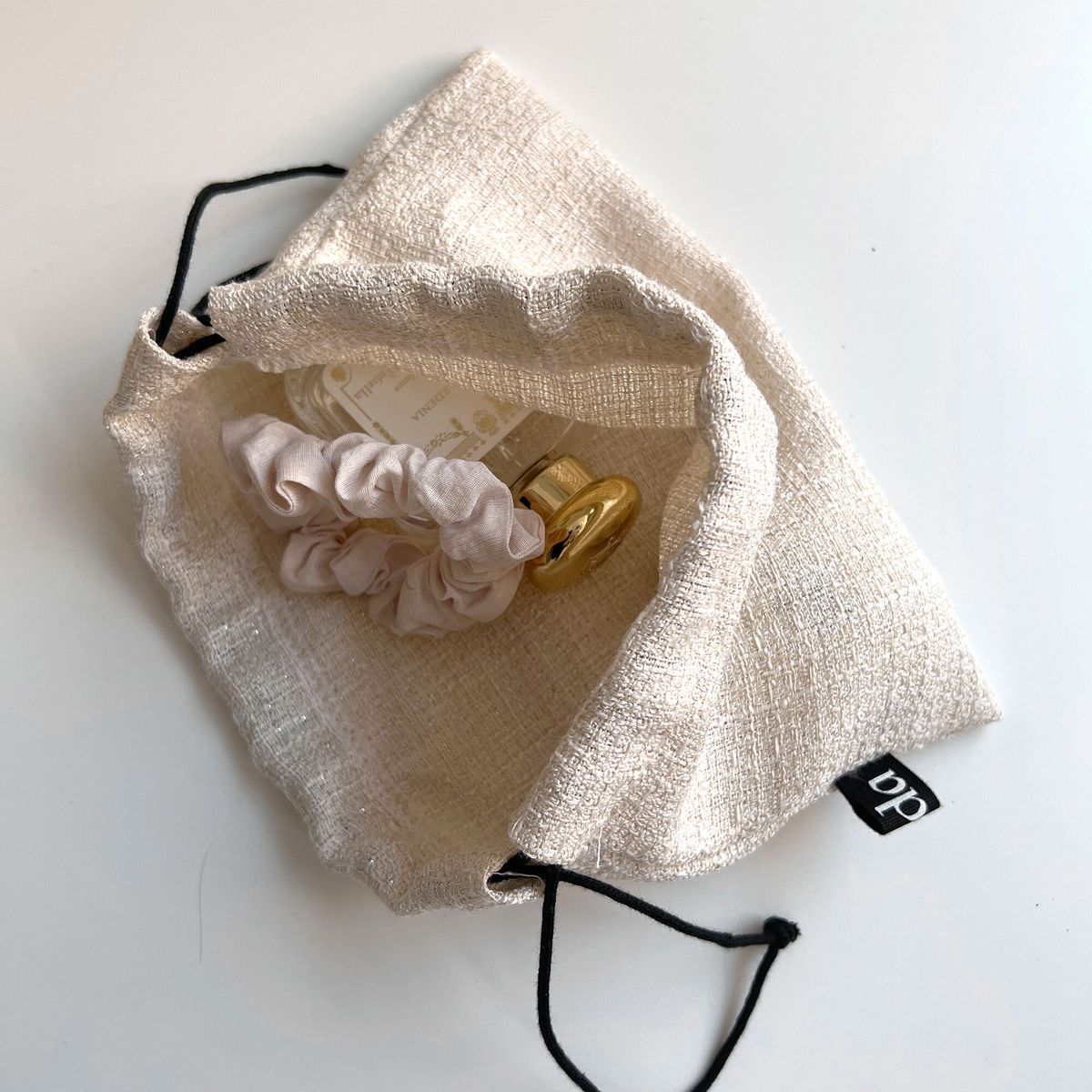 Veda Glitter pouch Ivory - 감도 깊은 취향 셀렉트샵 29CM