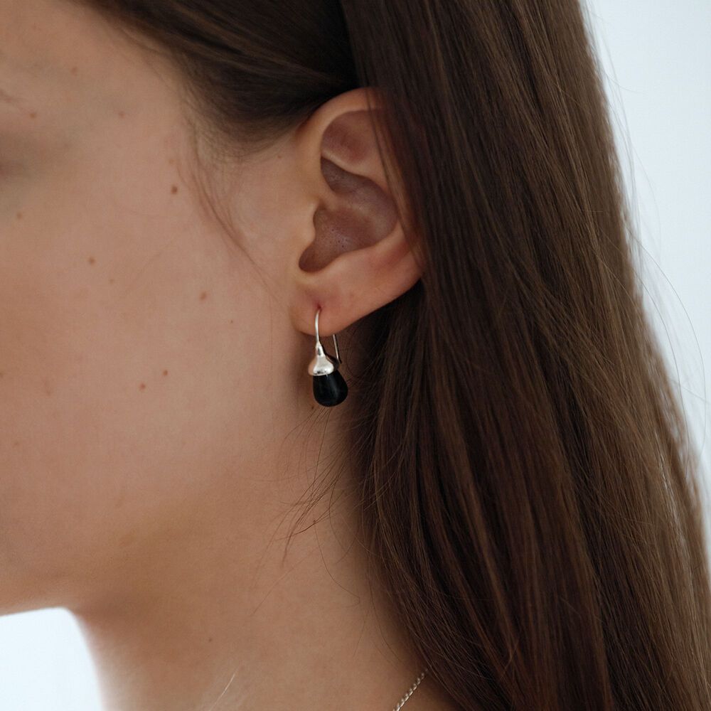 ONYX BELL DROP EARRINGS - 감도 깊은 취향 셀렉트샵 29CM