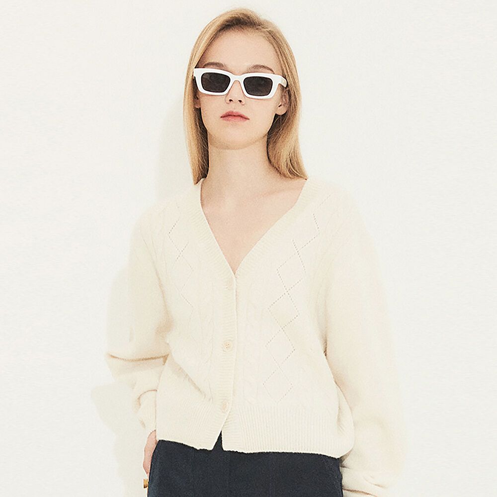 Twist knit cardigan 001 Ivory - 감도 깊은 취향 셀렉트샵 29CM