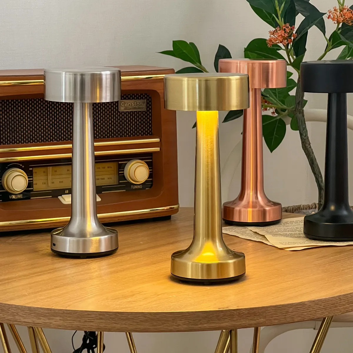 bookaz 메탈릭 터치 무드 라이트 레트로 바 LED 무드등 조명등 카페 인테리어 간접조명 - 감도 깊은 취향 셀렉트샵 29CM