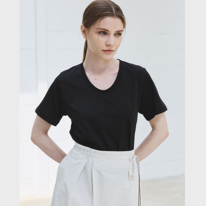 U neck top (black) - 감도 깊은 취향 셀렉트샵 29CM