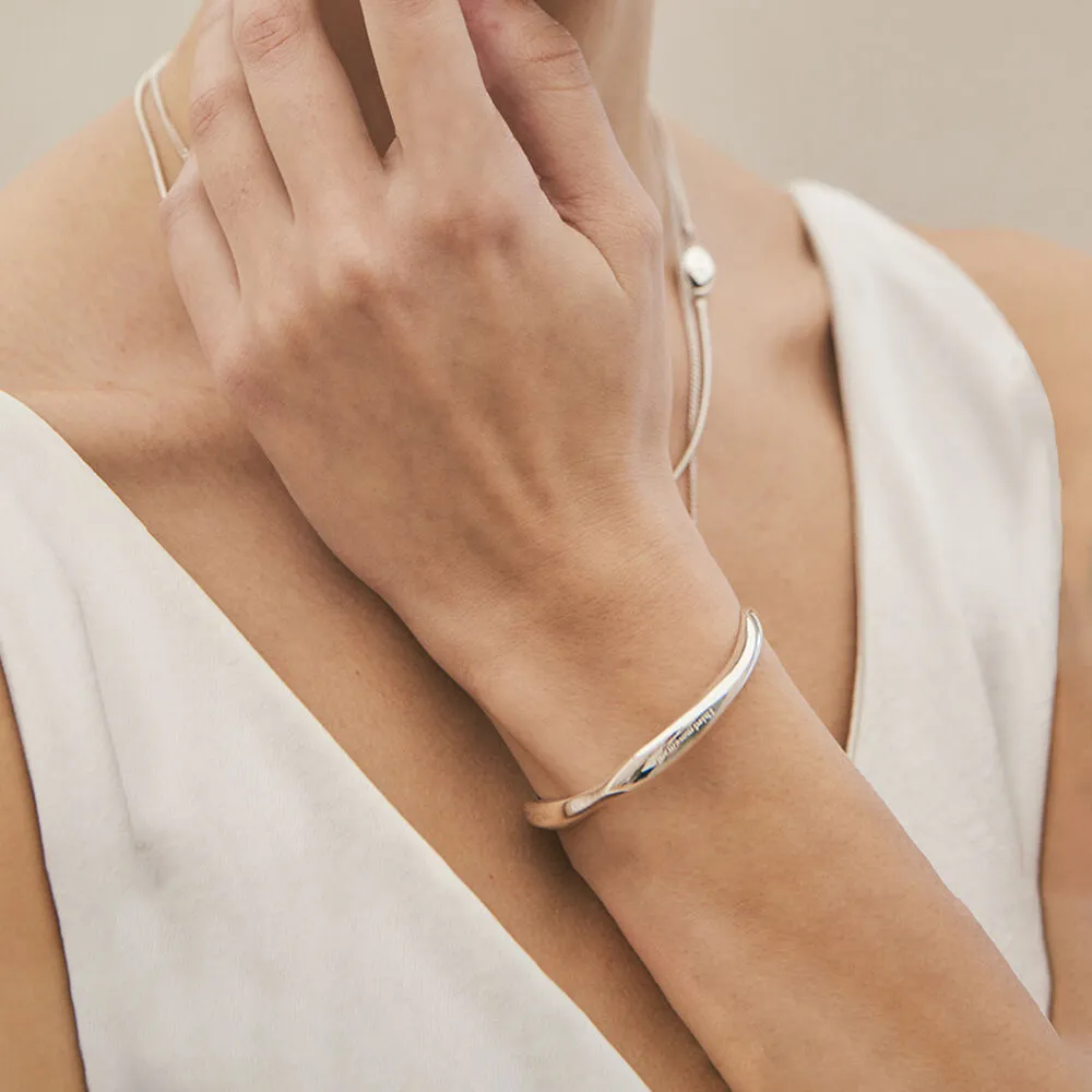 Wave Bangle - 감도 깊은 취향 셀렉트샵 29CM