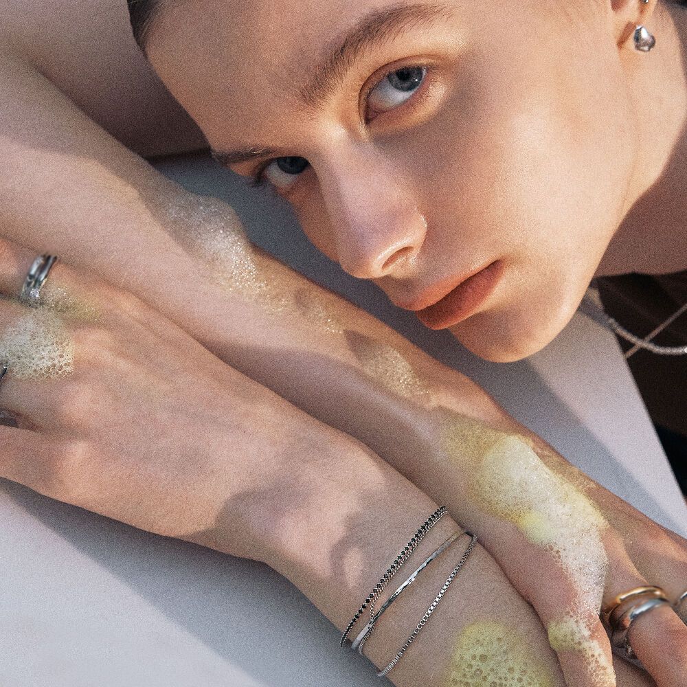 Magic Stone Embrace Bracelet - 감도 깊은 취향 셀렉트샵 29CM