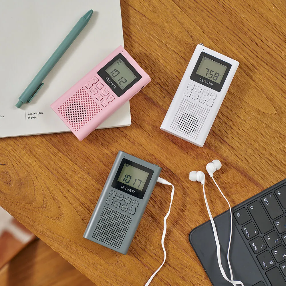 아이리버 효도라디오 블루투스 MP3 휴대용 부모님 어르신 트로트 등산용 IRS-C505 - 감도 깊은 취향 셀렉트샵 29CM