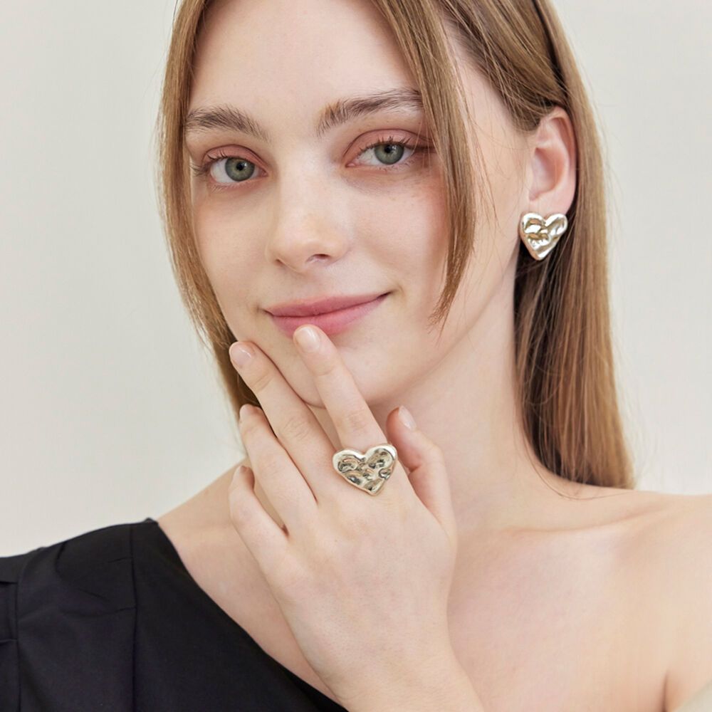 Bumpy Heart Earring - 감도 깊은 취향 셀렉트샵 29CM