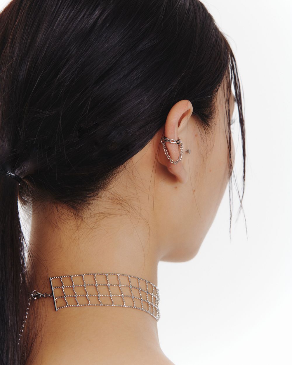 Draping chain earcuff - 감도 깊은 취향 셀렉트샵 29CM