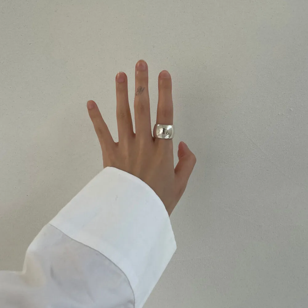 Plié Band Ring (silver) [Silver 925] - 감도 깊은 취향 셀렉트샵 29CM