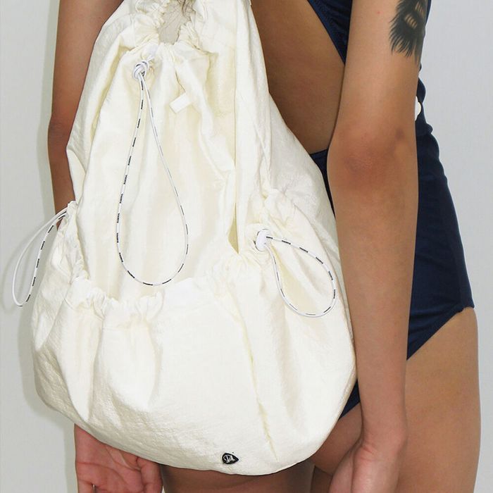 DRAWSTRING LOGO BACKPACK (white) - 감도 깊은 취향 셀렉트샵 29CM