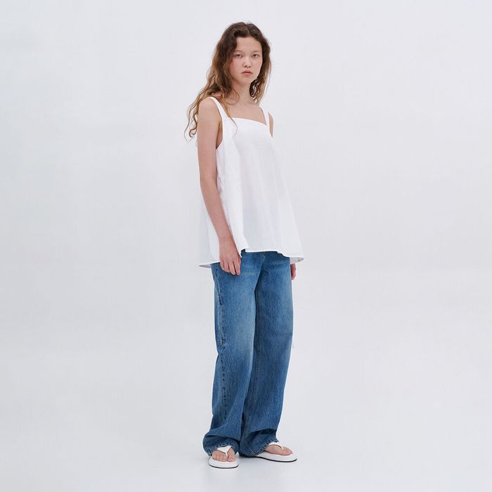 AIR STRAP TOP _ WHITE - 감도 깊은 취향 셀렉트샵 29CM