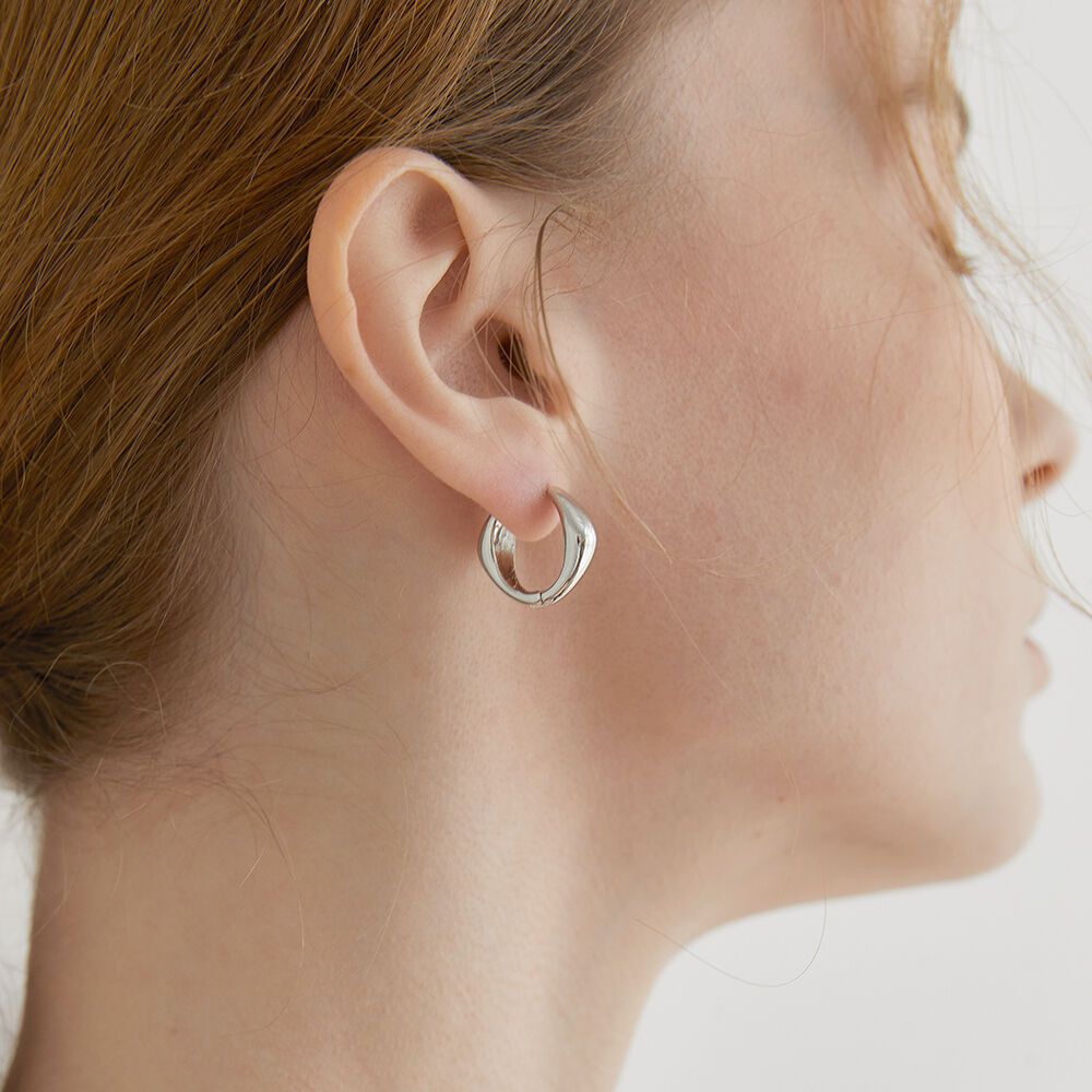 triangle oblique hoop earrings (E012_silver) - 감도 깊은 취향 셀렉트샵 29CM