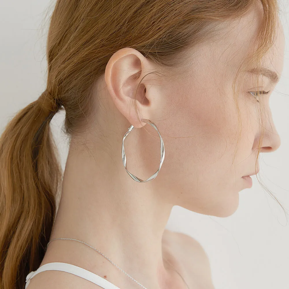 [에스파 카리나 착용] over wave ring earrings (E014_silver) - 감도 깊은 취향 셀렉트샵 29CM